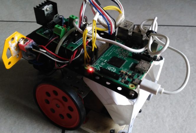Rexplorer v1 - A robot programmed in Scratch GPIO - Raunak Hede